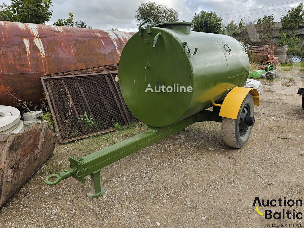 Prodaje se Tanker prikolicu kiper na aukciji