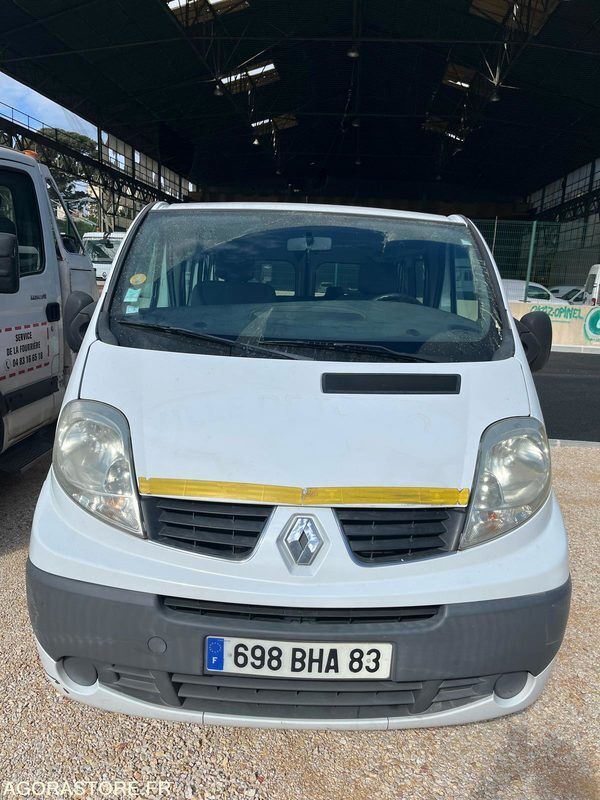 Prodaje se Renault TRAFIC putnički minibus na aukciji