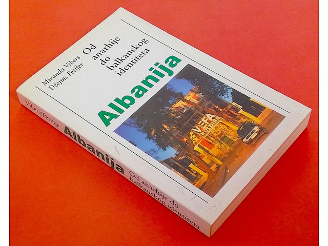 ALBANIJA - Miranda Vikers / Džejms Petifer