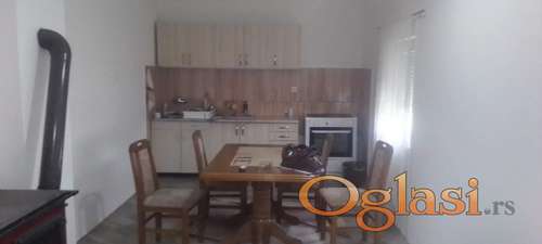 Krčedin kuća, 3.0 trosobna, 44 m², Hitno!