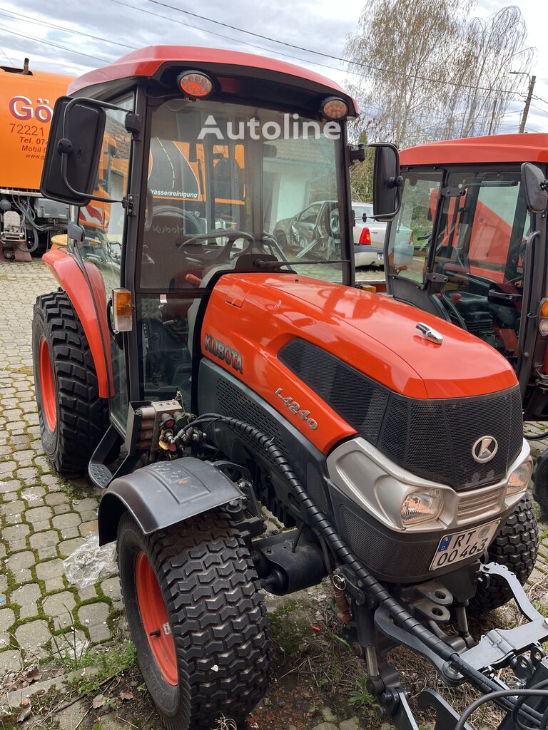 Kubota L4240 Winterdiensttraktor 4x4 Schneepflug und Schleuderstreuer d masina za ciscenje snijega