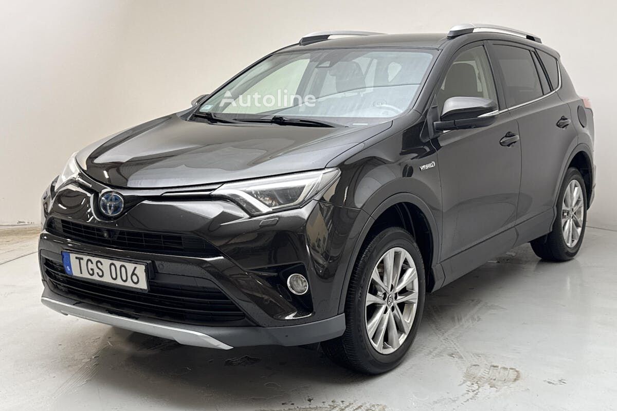 Prodaje se Toyota RAV4 krosover na aukciji