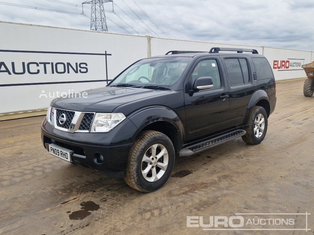 Prodaje se Nissan Pathfinder krosover na aukciji