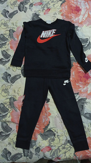 Nike trenerka 104-110