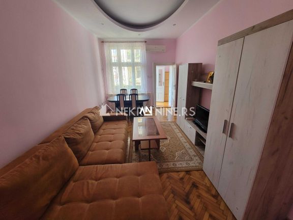 Vračar, crkva Svetog Marka, Svetozara Markovića, salonac, 56m2 ID#22864
