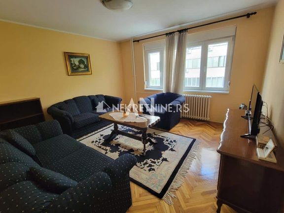 S.Venac, Kneza Miloša, Birčaninova, namešten, odmah useljiv! Od svega peške na 5 minuta hoda! ID#17510