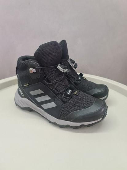 Adidas terrex duboke patike za dečake 32 kao nove