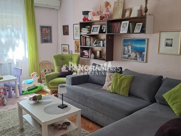 Botanička bašta-Dalmatinska ,3.0,73m2,uknjižen ID#3243