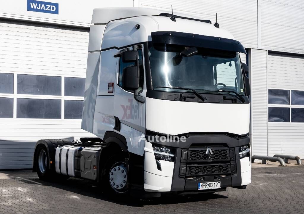 Renault T480 tegljač