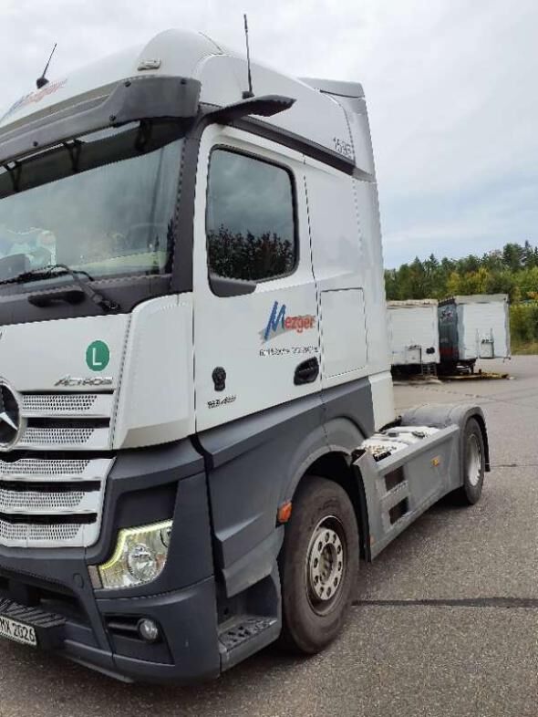 Mercedes-Benz Vehicle Tractor 4x2 Standard tegljač (691219)