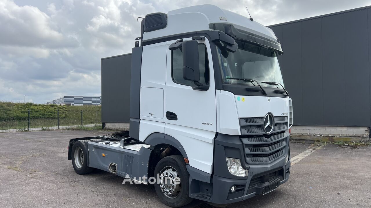 Mercedes-Benz ACTROS tegljač nakon udesa