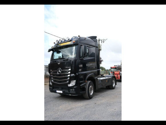 Prodaje se Mercedes-Benz Actros tegljač na aukciji