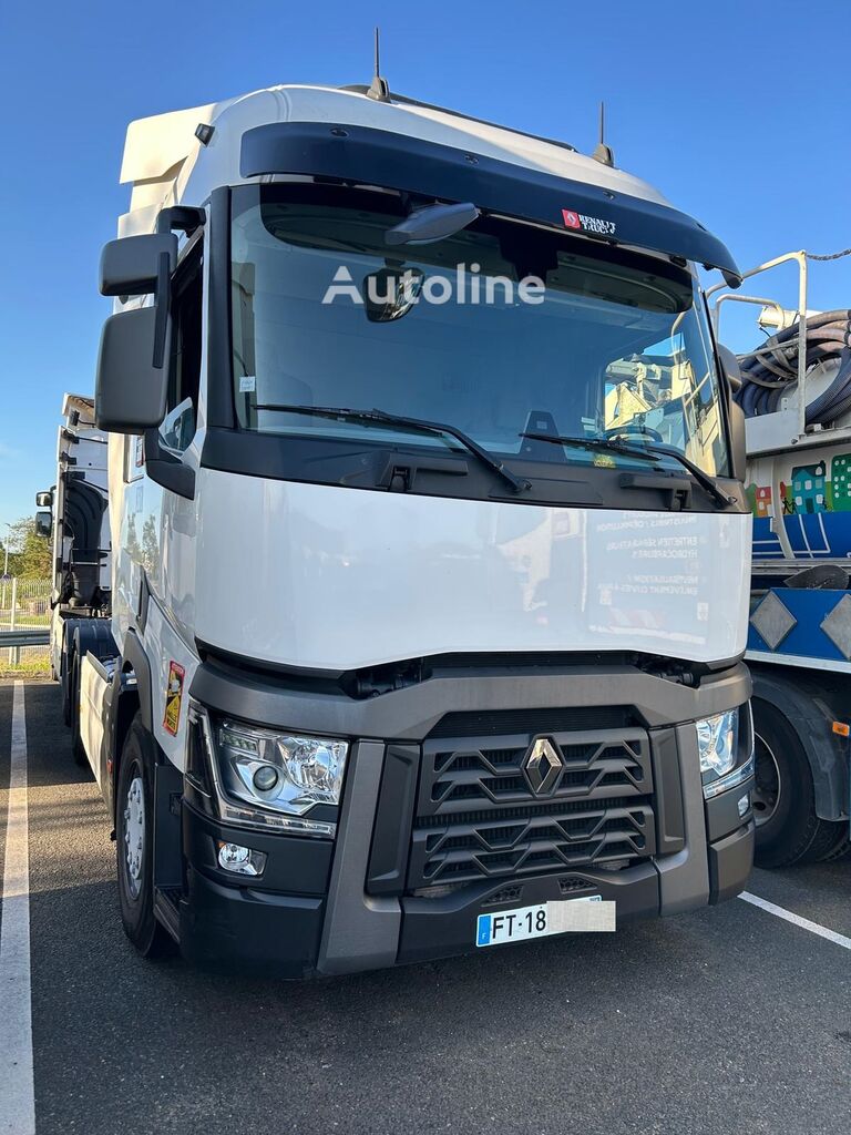 Renault T480 tegljač