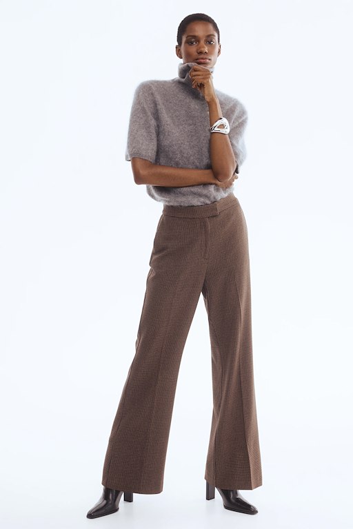 Pantalone sa zvonastim nogavicama