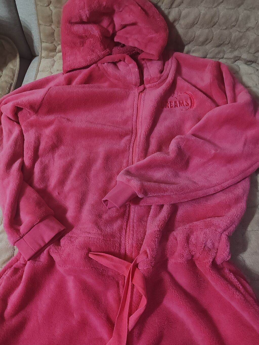 Ženski plišani kombinezon/onesie u roze boji. - Materijal: mekan