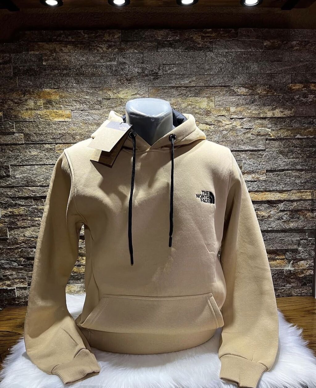 The North Face duks