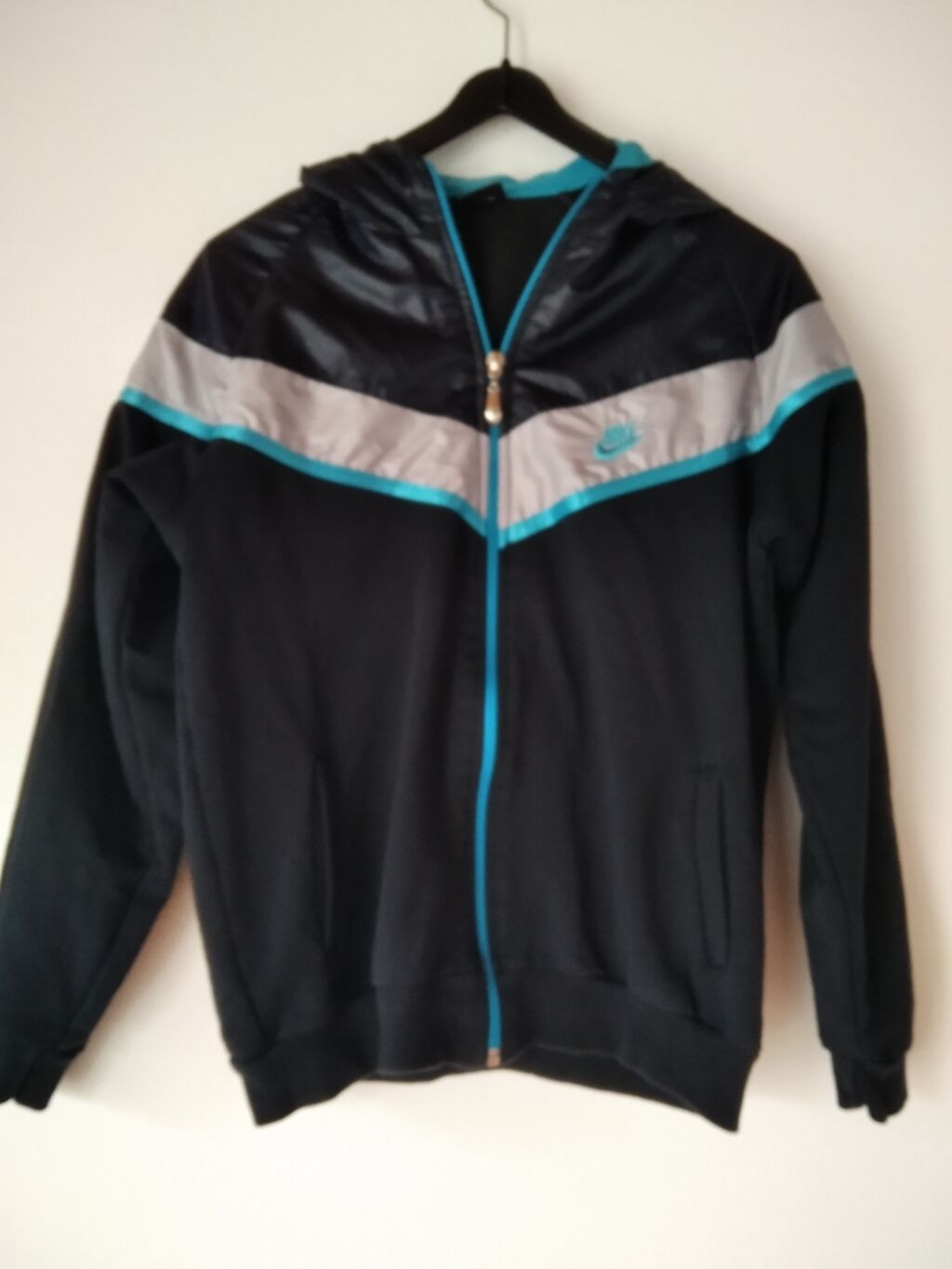 Nike, Sa rajsferšlusom, 146-152