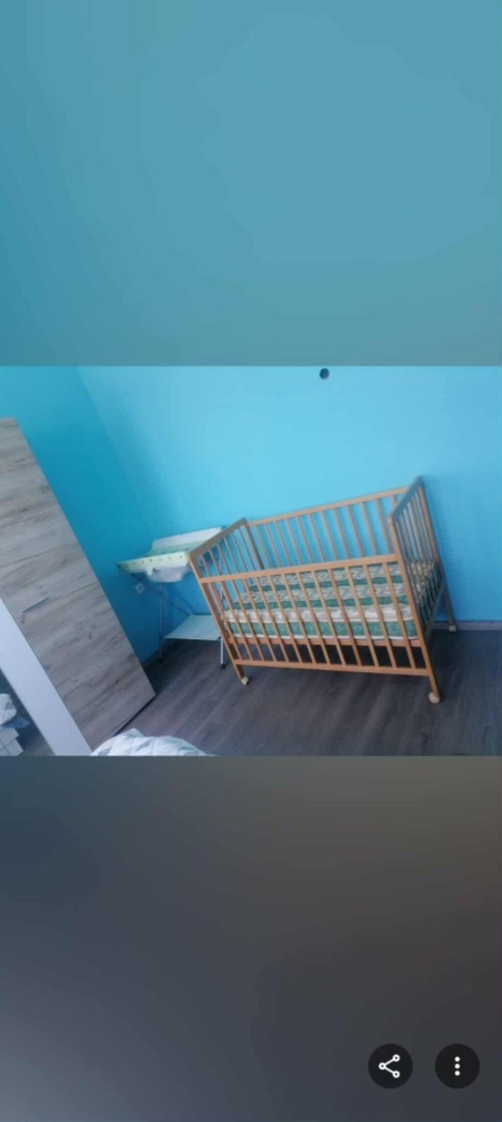 Drveni krevetac za bebe sa dušekom - Materijal: masivno drvo