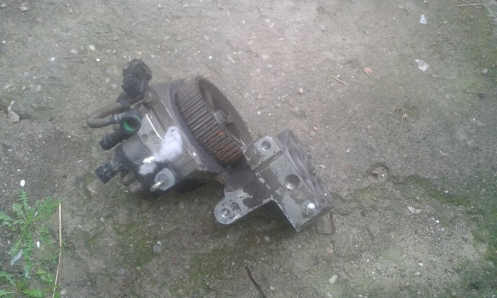 Bosh pumpa za Renault lagunu 2002g 1.9dci-120ks