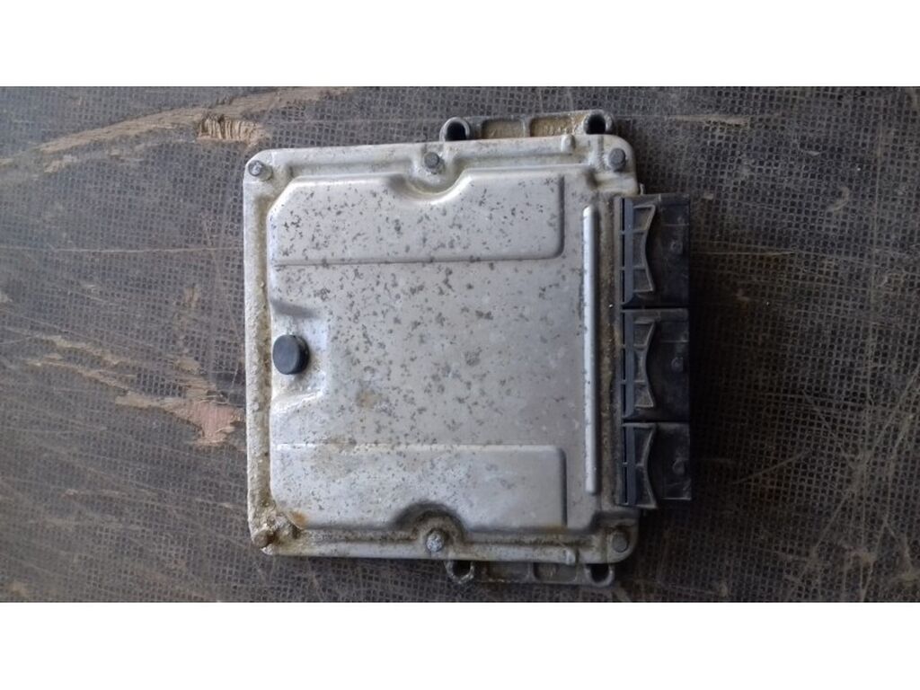 Kompjuter(Bosh) za Renault lagunu 2002g. 1.9dci-120ks.Proveren i