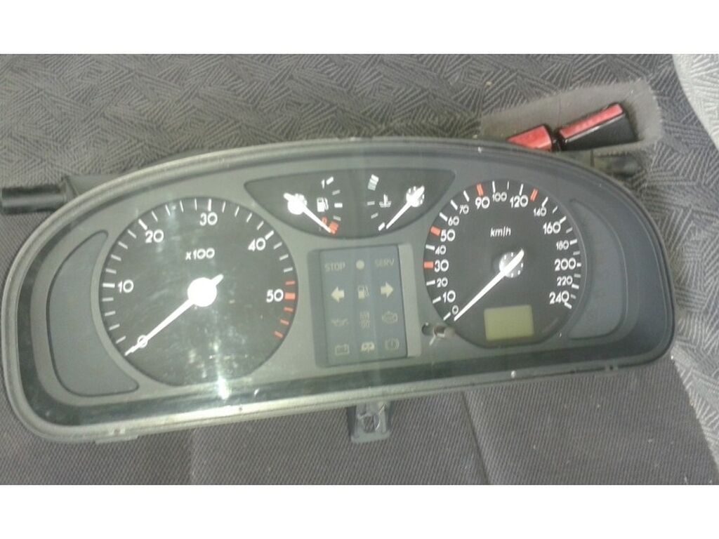 Sat za Renault lagunu 2002g. dizel. Proveren i ispravan