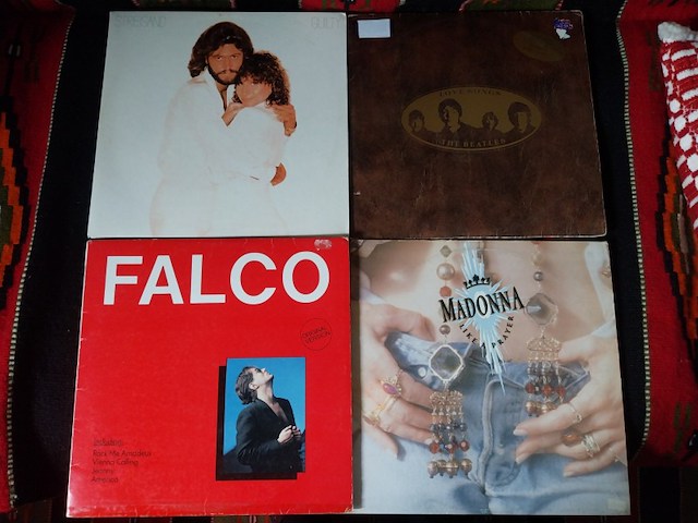 LOT:B.STREISAND,FALCO,MADONNA,BEATLES