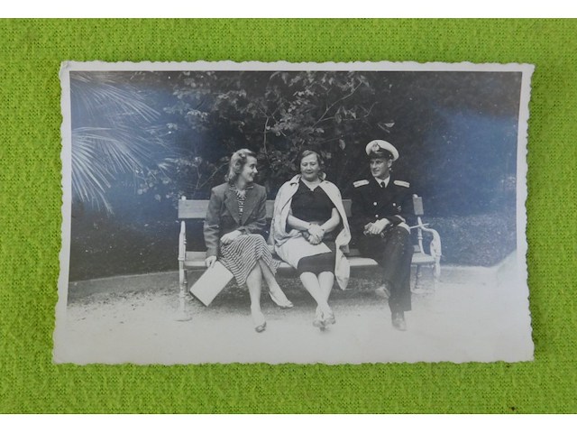 Kraljevina - Hercegnovi - 1939 , oficir sa damama