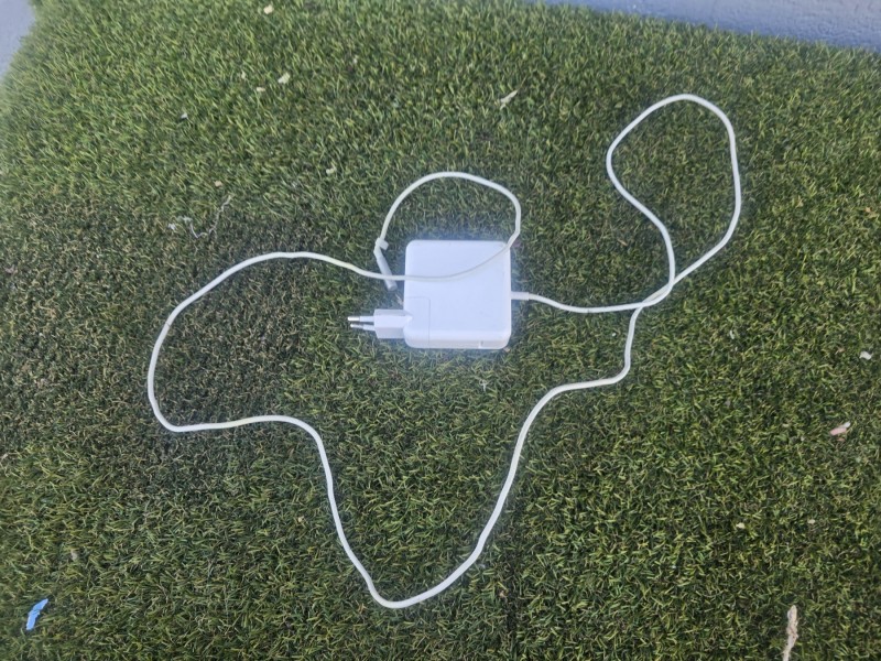 Punjac za iphone