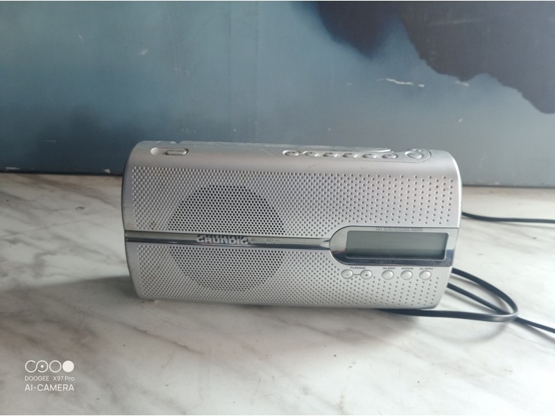 radio uredjaj marke grunding
