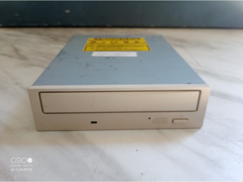 Cd- Rom drajv