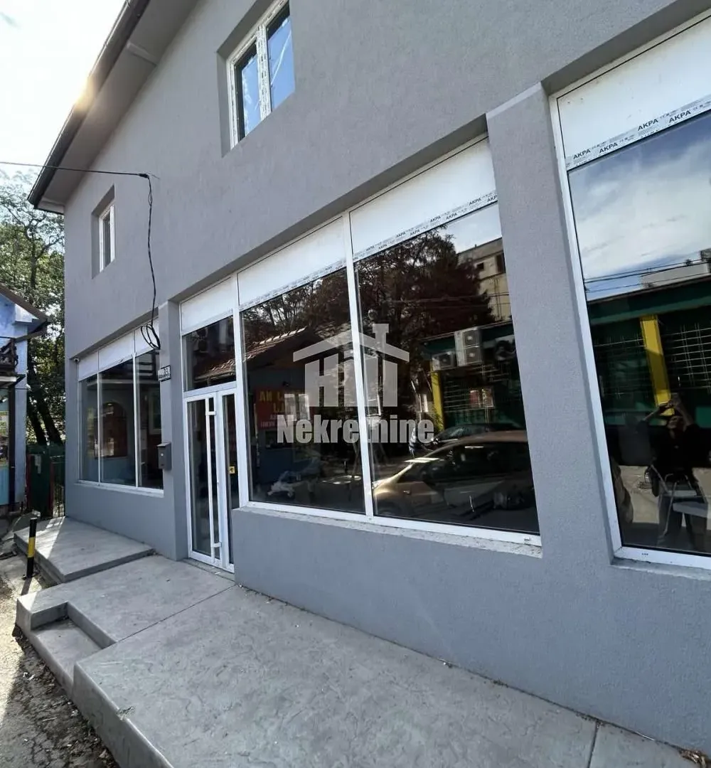 Izdavanje, poslovni prostor, 330m2, Umka, Beograd