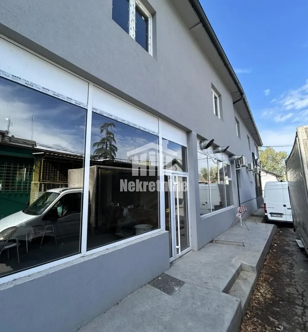 Izdavanje, poslovni prostor, 700m2, Umka, Beograd