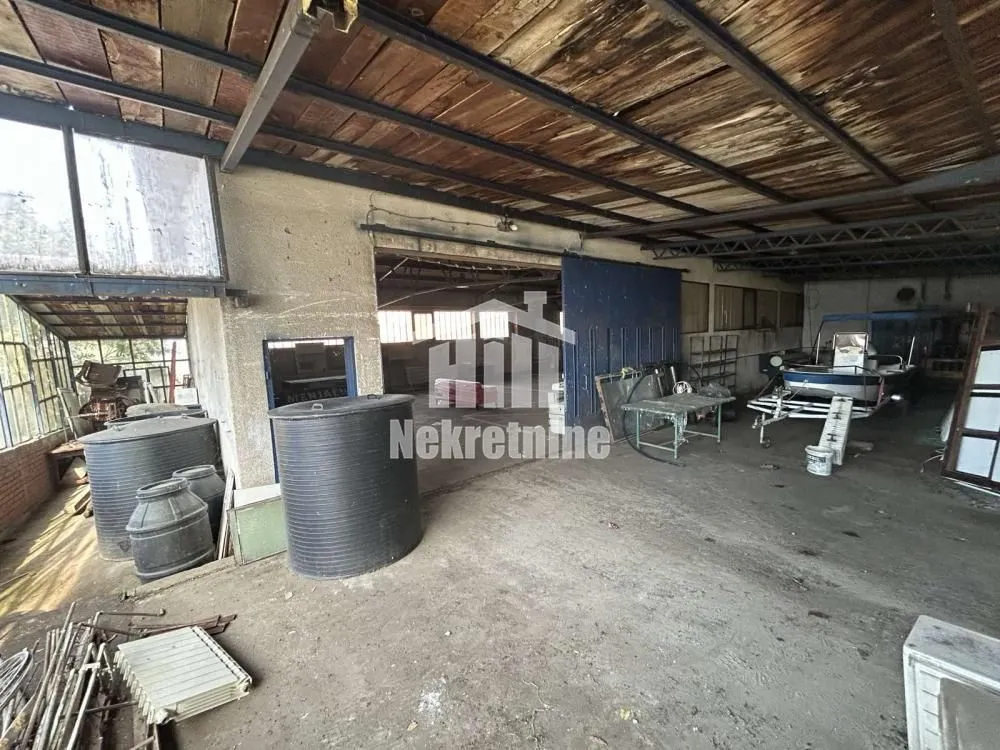 Izdavanje, poslovni prostor, 400m2, Umka, Beograd