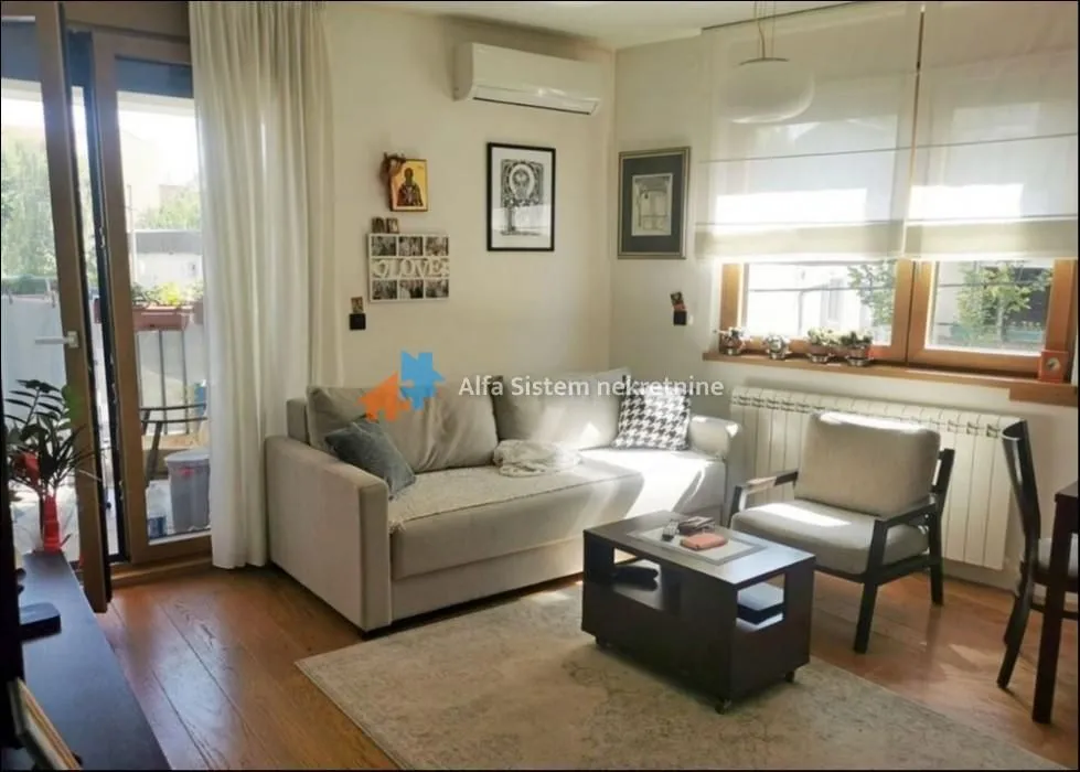 Izdavanje, trosoban stan, 65m2, Južni Bulevar, Vračar, Beograd