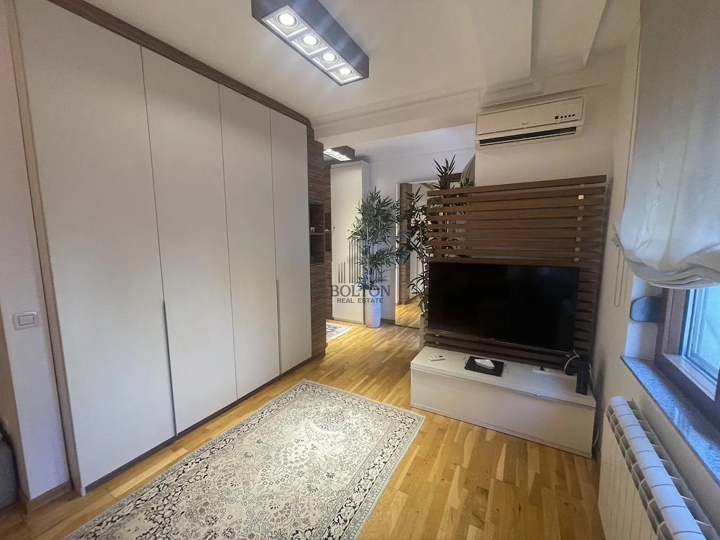 Izdavanje, jednosoban stan, 30m2, Vračar, Šid