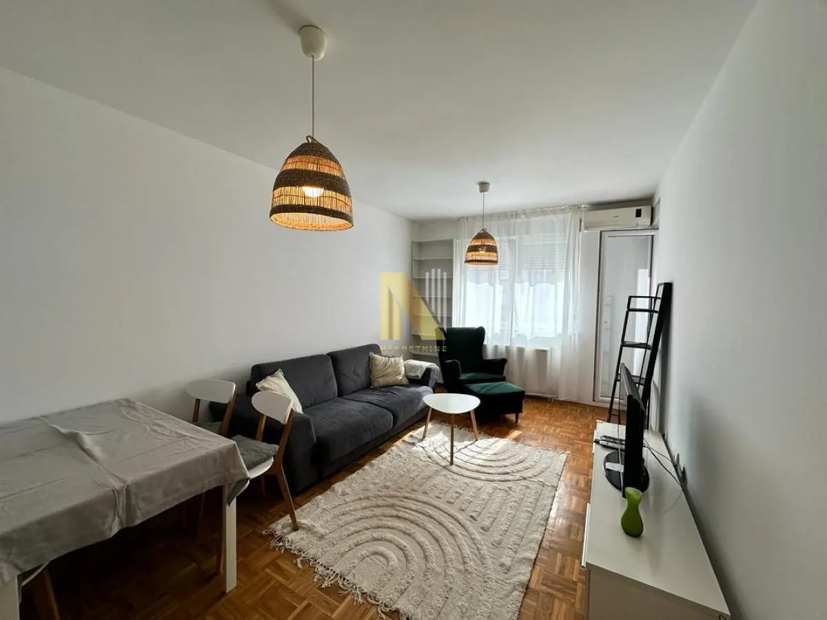 Izdavanje, jednosoban stan, 36m2, Bulevar Oslobodjenja, Novi Sad, Novi Sad