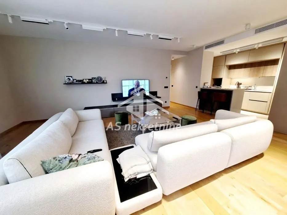 Izdavanje, četvorosoban stan, 120m2, Stari Grad, Beograd