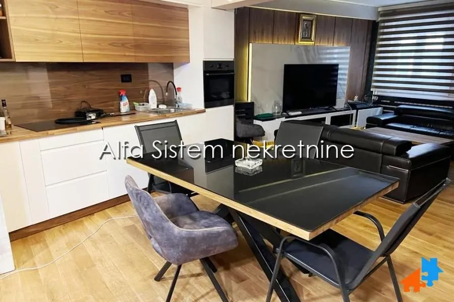Izdavanje, četvorosoban stan, 120m2, Neimar, Vračar, Beograd
