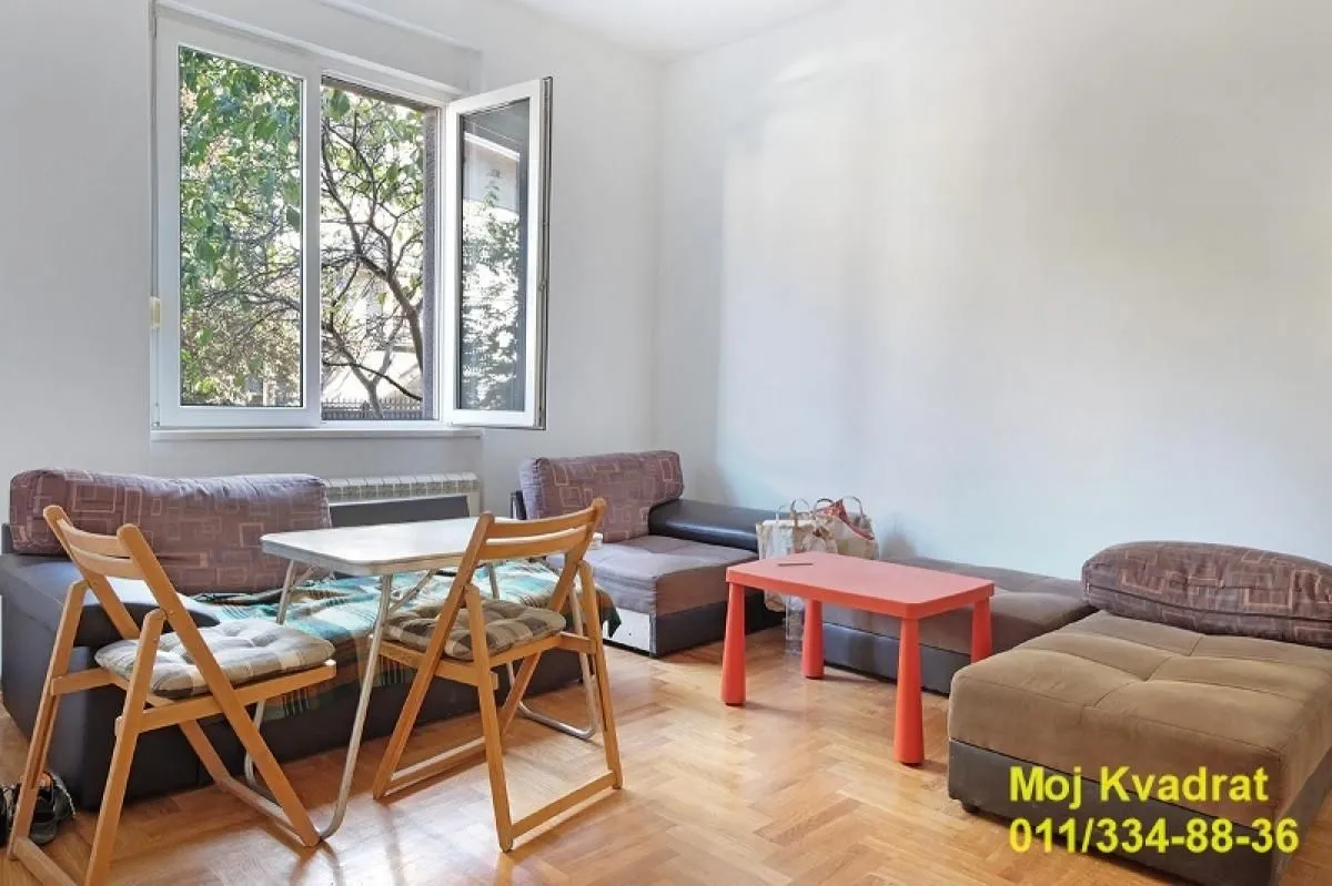 Prodaja, trosoban stan, 50m2, Čubura, Beograd