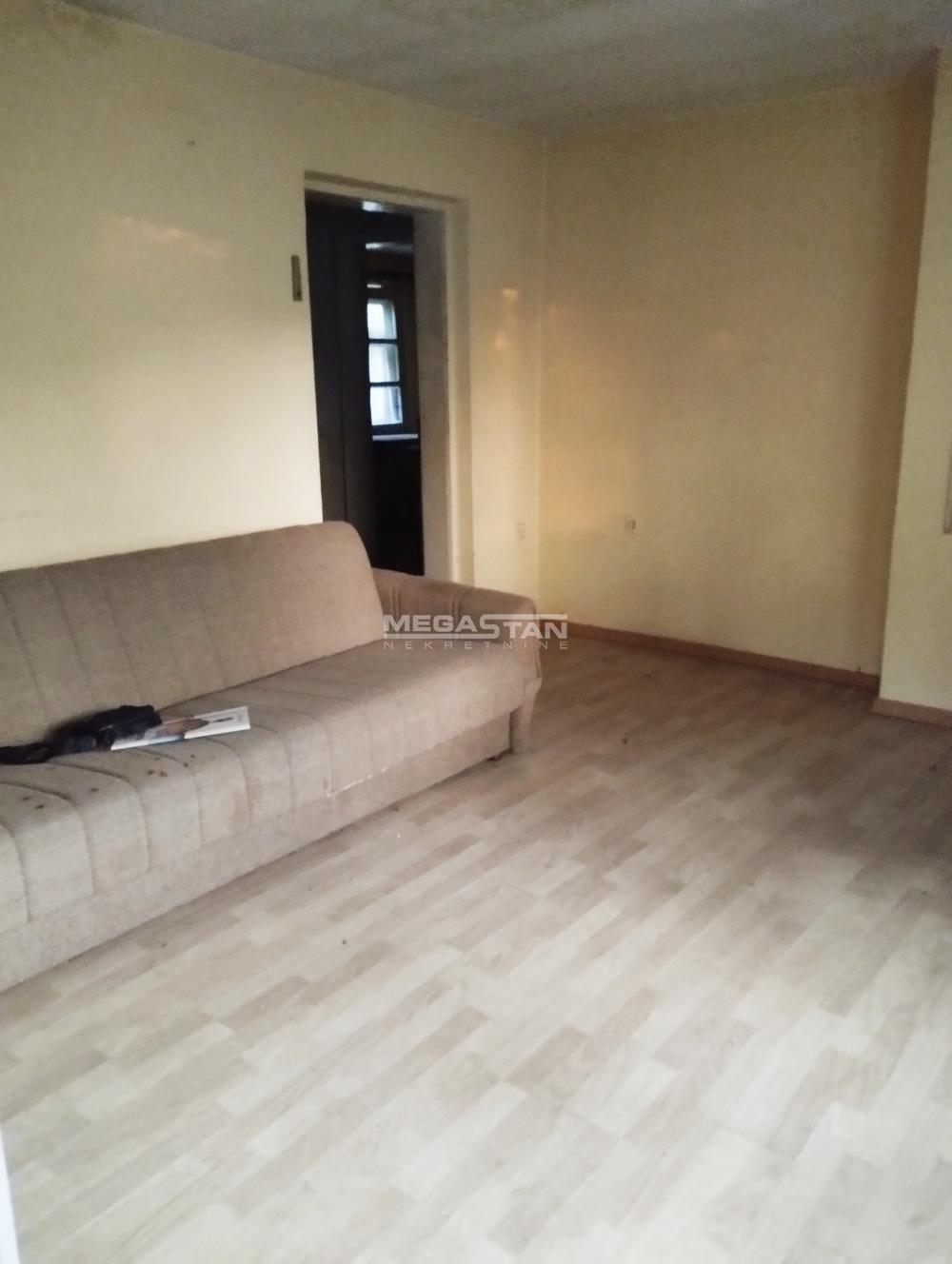 Uknjižena kuća za renoviranje 53.000 €