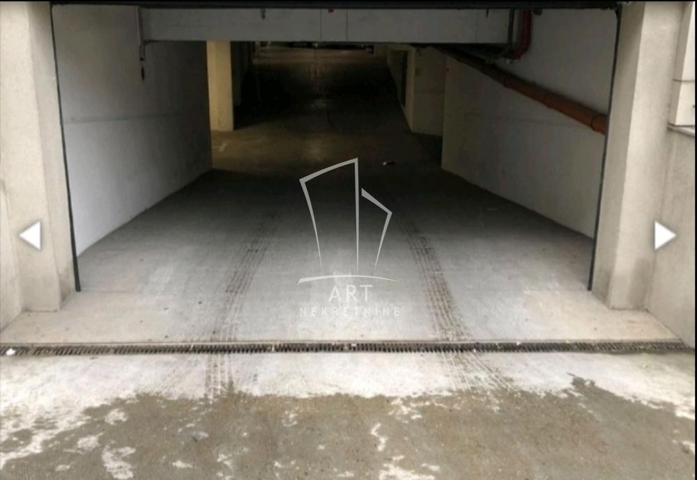 Dimitrija Tucovića, parking mesto ID#12334 105 €