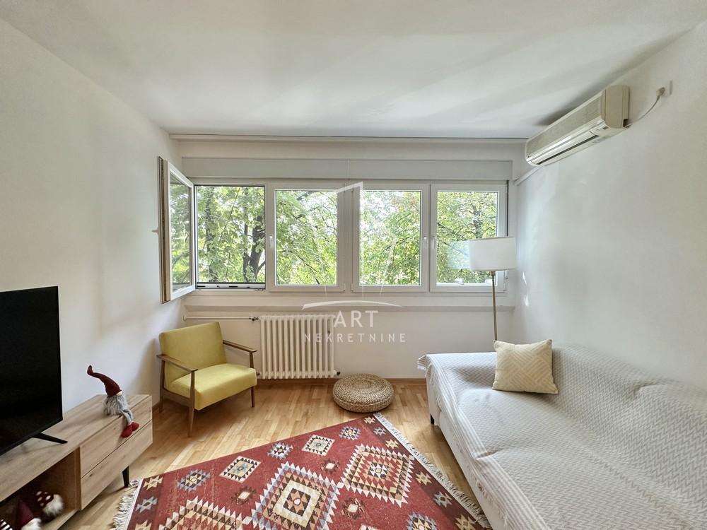 Renoviran stan hotel Jugoslavija ID#12323 290.000 €
