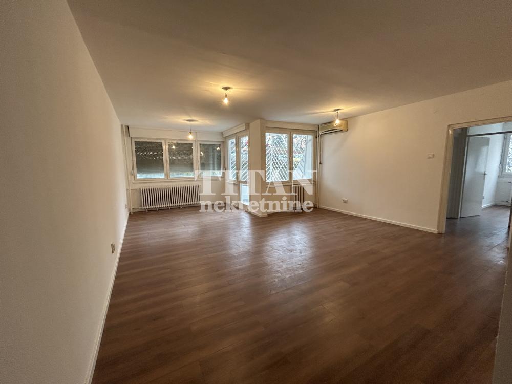 3,0/3,5 sredjen, odlican raspored ID#5411 200.000 €