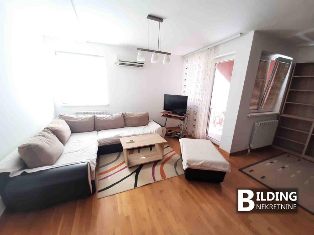 Prodaje se stan sa nameštajem,novija gradnja,uknjižen ID#18695
136.000 €