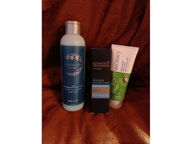 Avon set samo za 999din