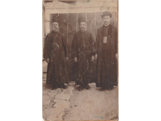 Nis - svestenstvo - kartonka