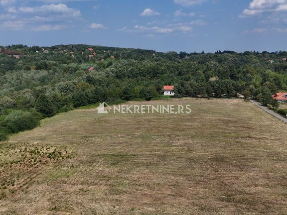 Povoljan odličan plac u Babama