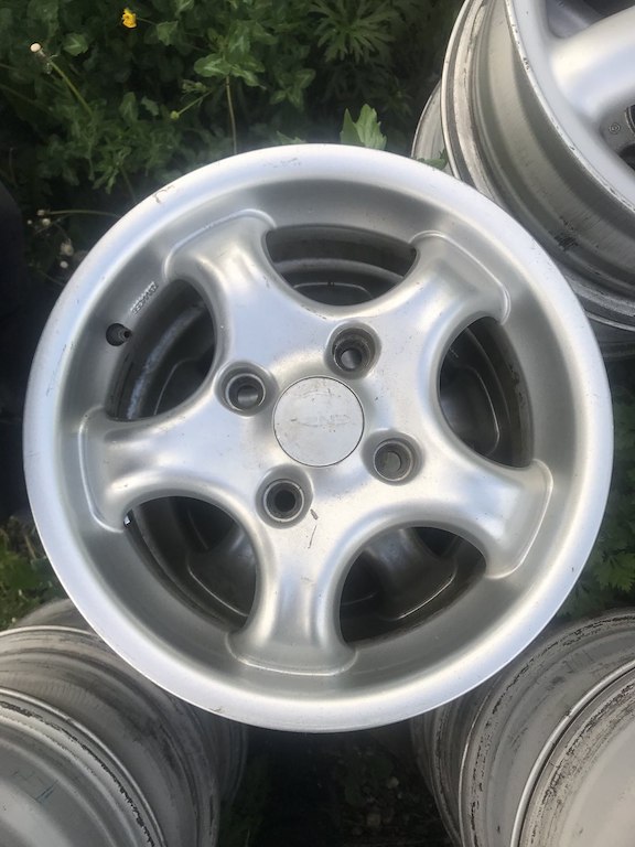Aluminijumska felna 6J x R14 ET 38