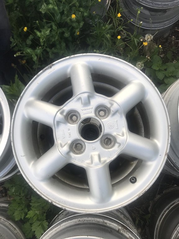 Aluminijumska felna 6J x R15 ET 44