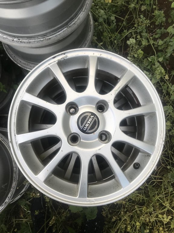 Aluminijumska felna 6J x R15 ET 44